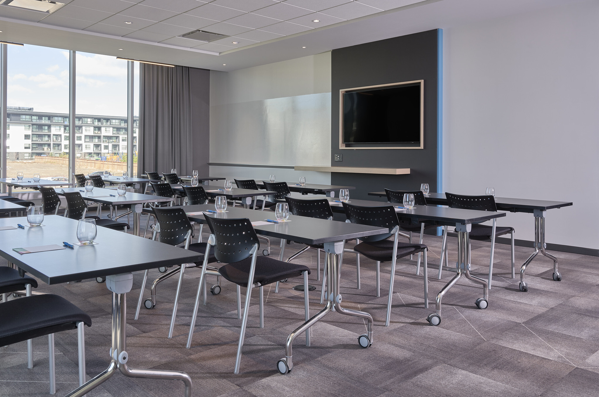 Cyan Meeting Room | Alt Hotel Calgary University District