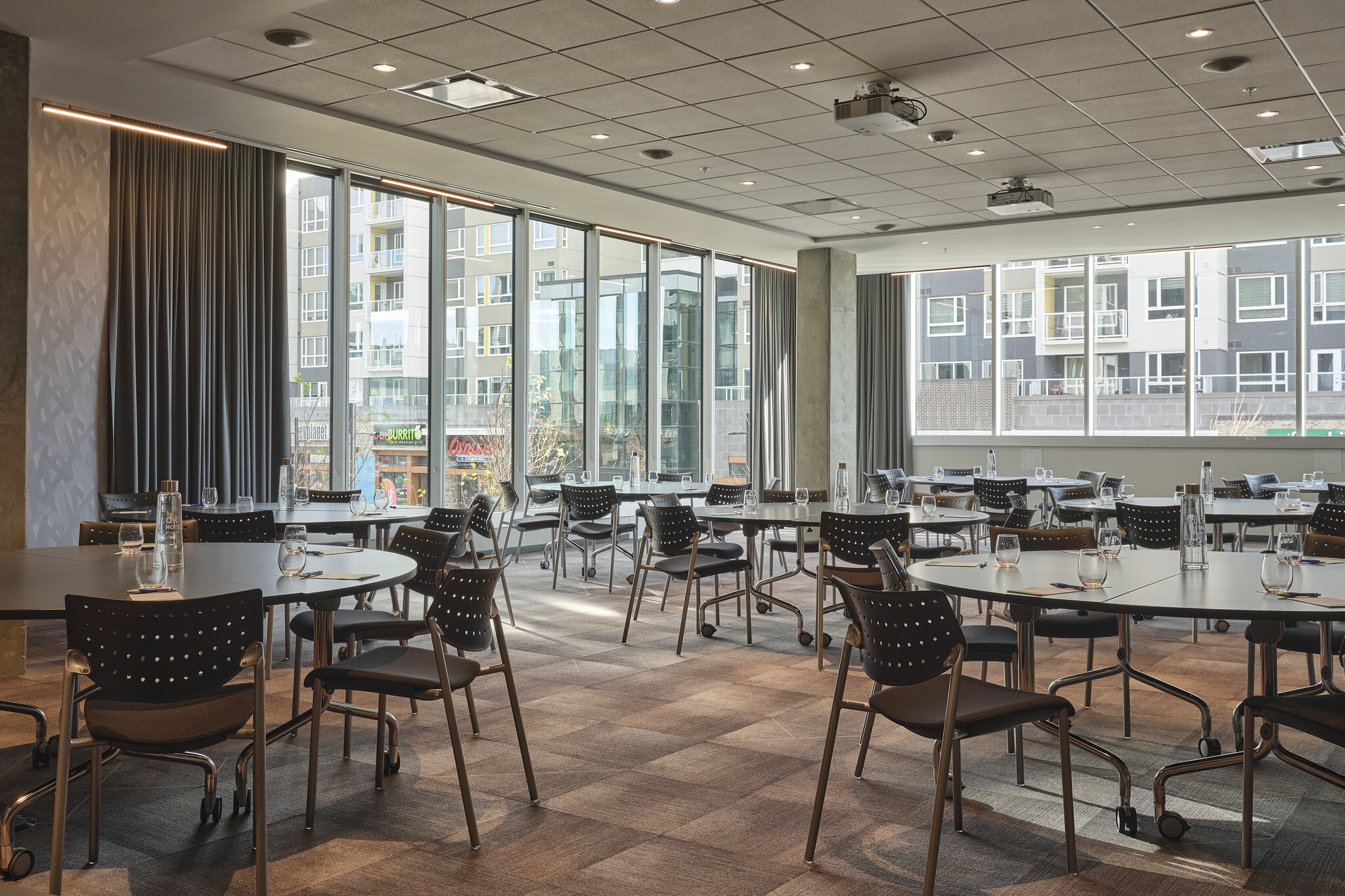 Indigo Meeting Room | Alt Hotel Calgary University District