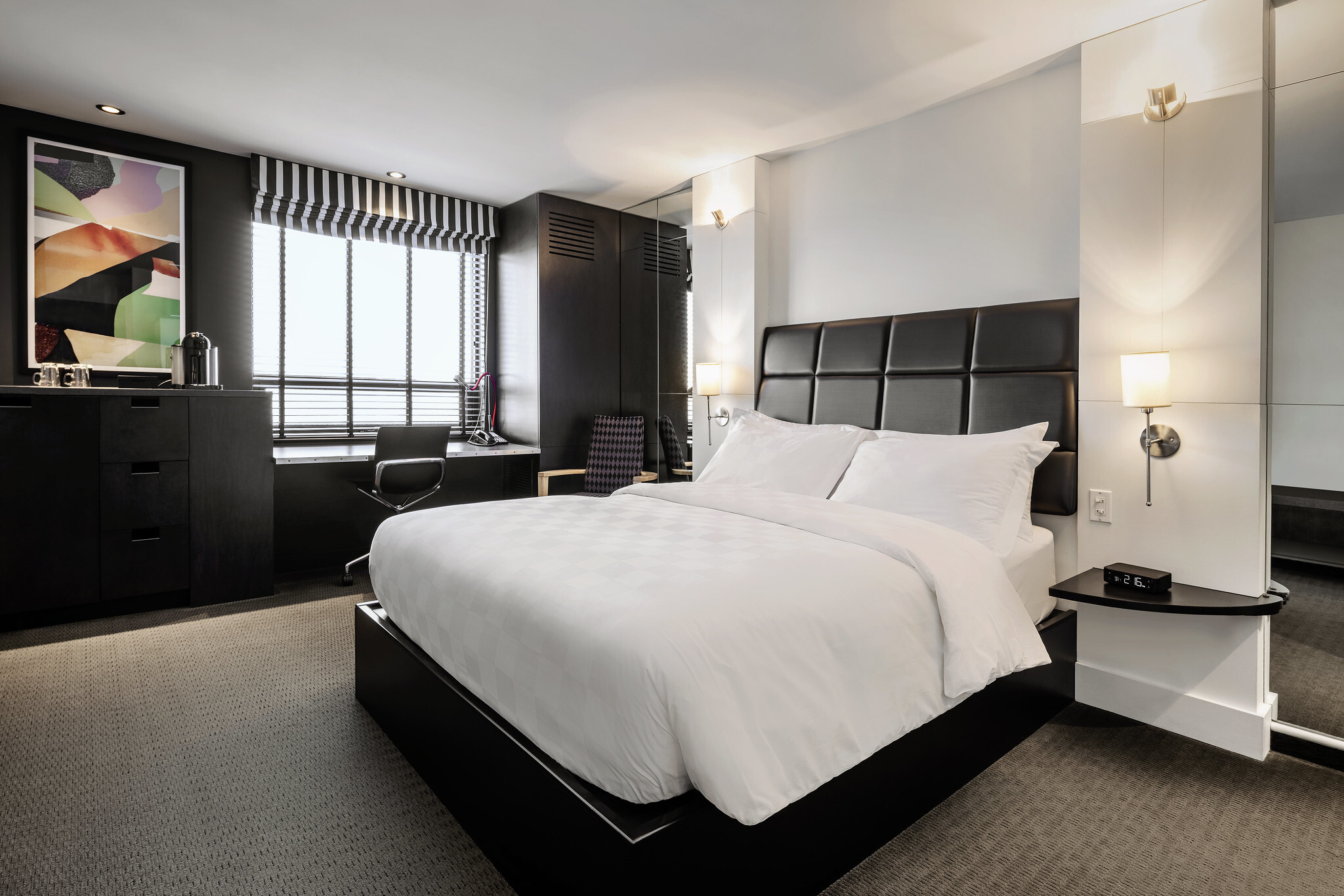 Chambre avec un grand lit | Hôtel Alt Québec